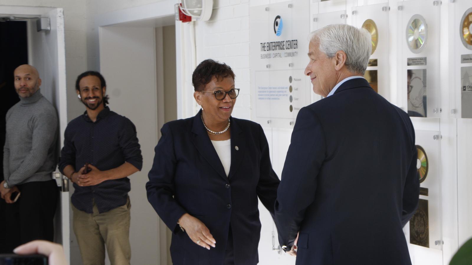 Jamie Dimon, JPMorgan Chase Chairman & CEO Visits 52nd st., The ...